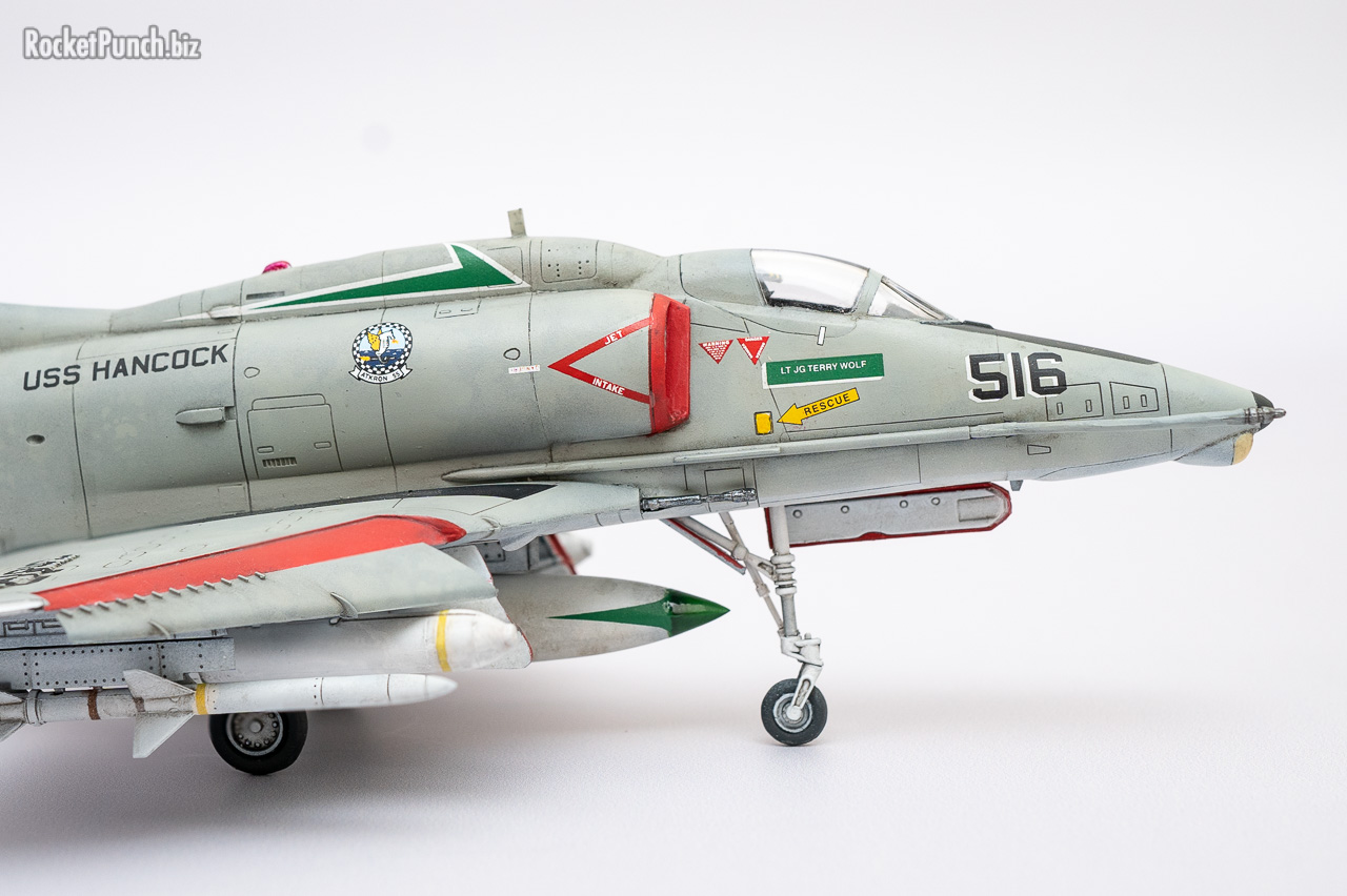 Fujimi 1/72 Douglas A-4F Skyhawk - The Display Case - ARC Discussion Forums