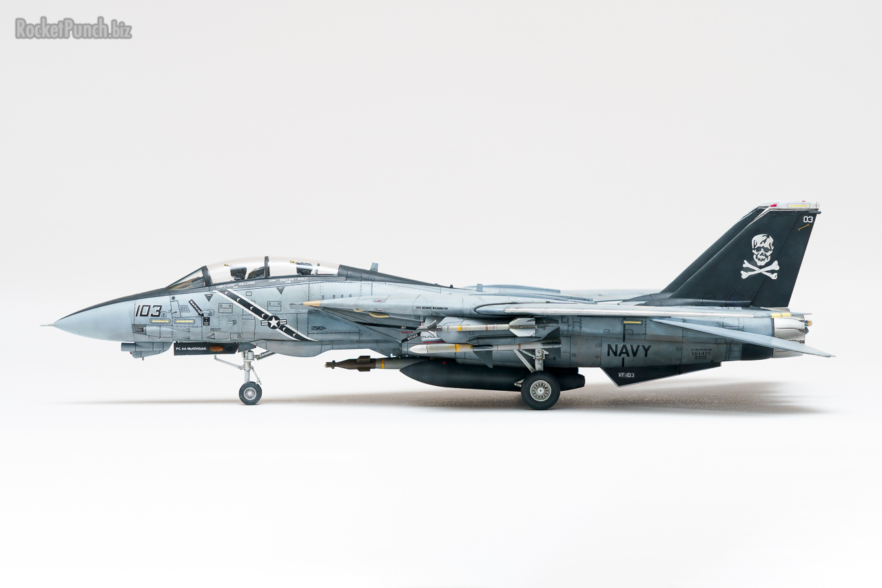 Academy 1/72 Grumman F-14B Tomcat 'VF-103 Jolly Rogers' - The Display Case - ARC Discussion Forums